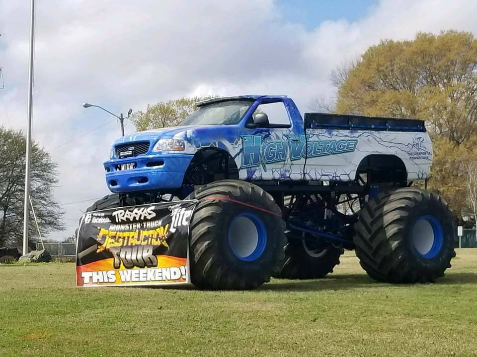 Featured Project: Wrap Heroes of the Motor City | GRAPHICS PRO