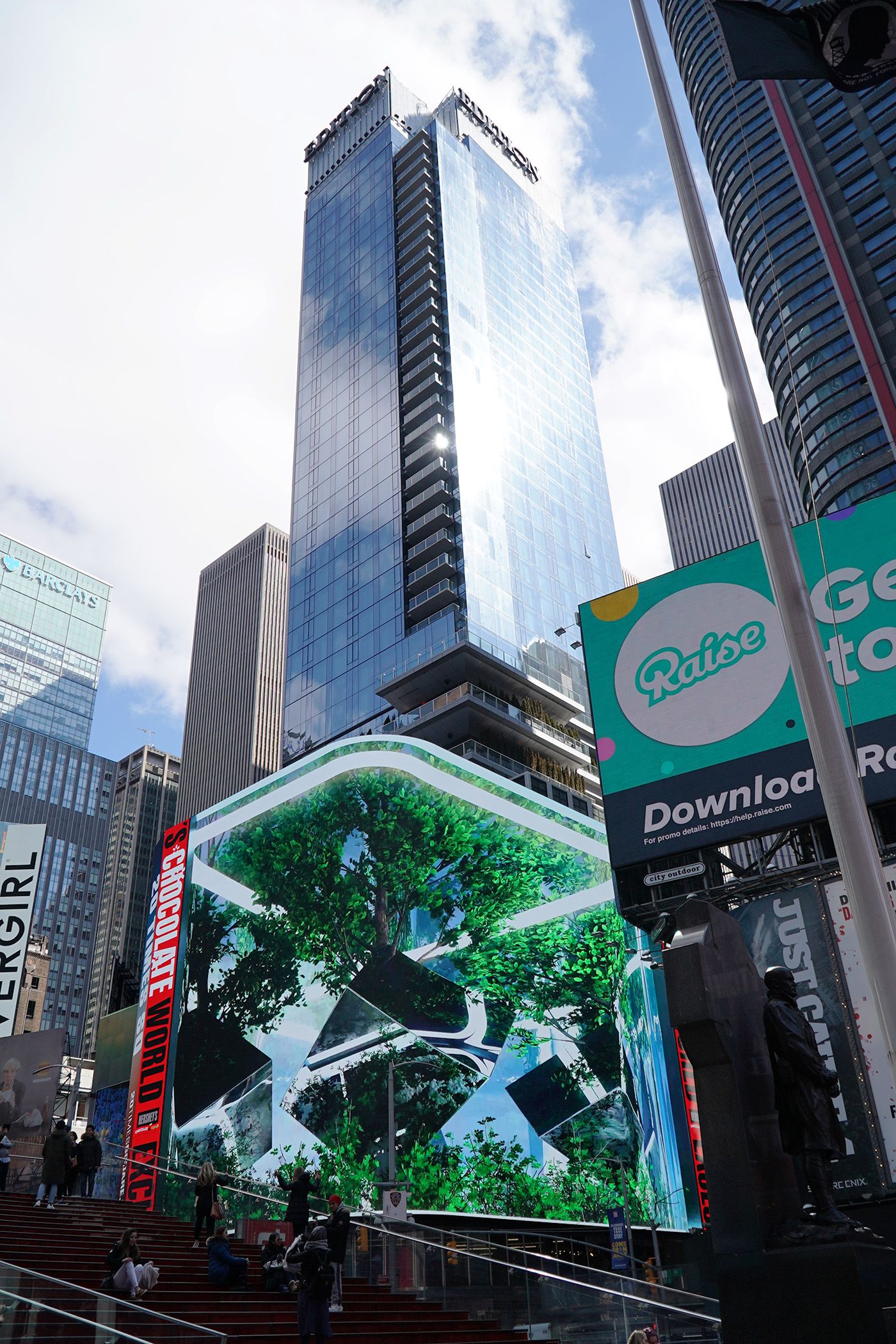 Featured Project: Digital Display Helps Launch Landmark Times Square Hotel