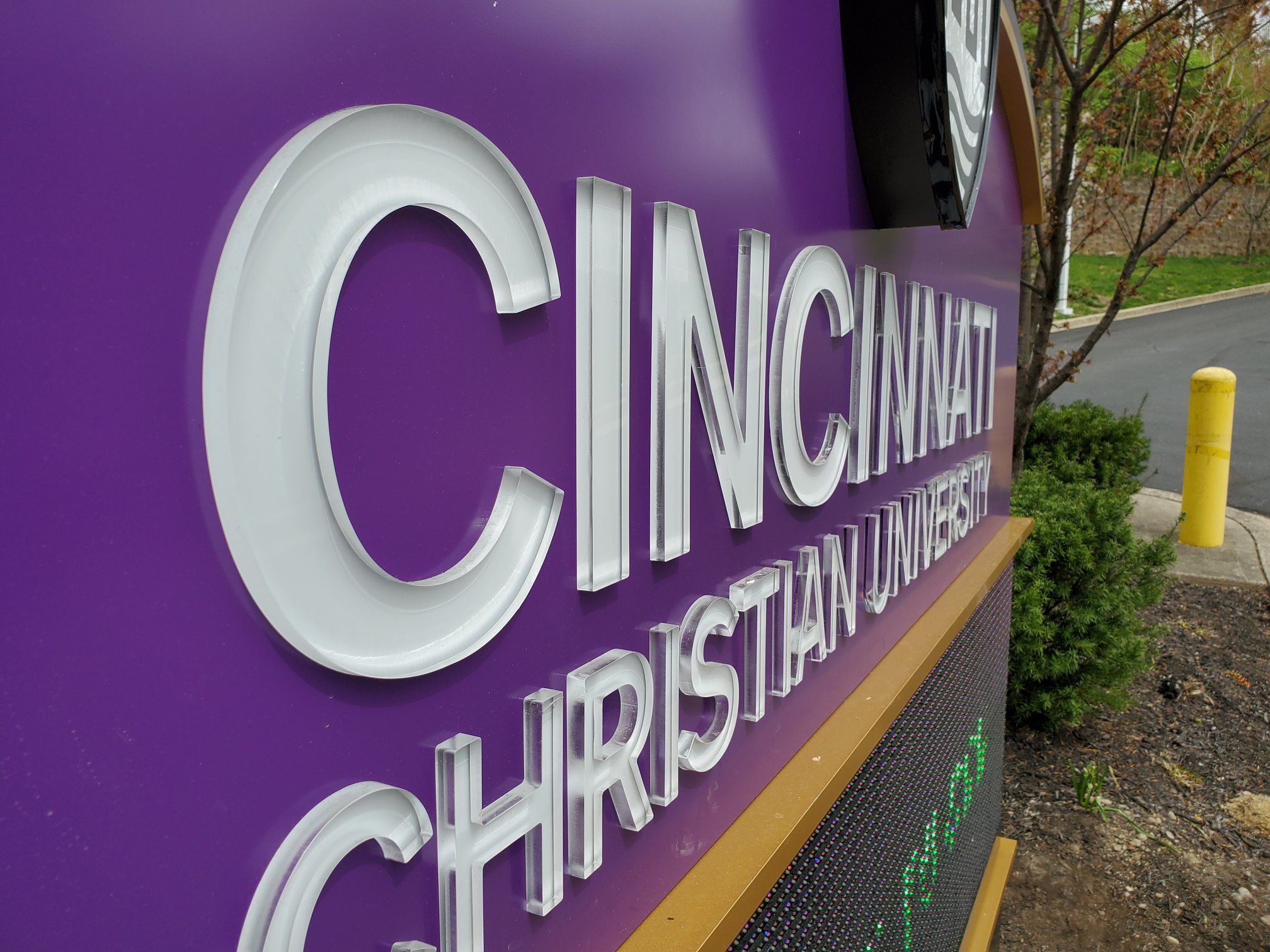 Featured Project: Atlantic Sign Installs an EMC | GRAPHICS PRO