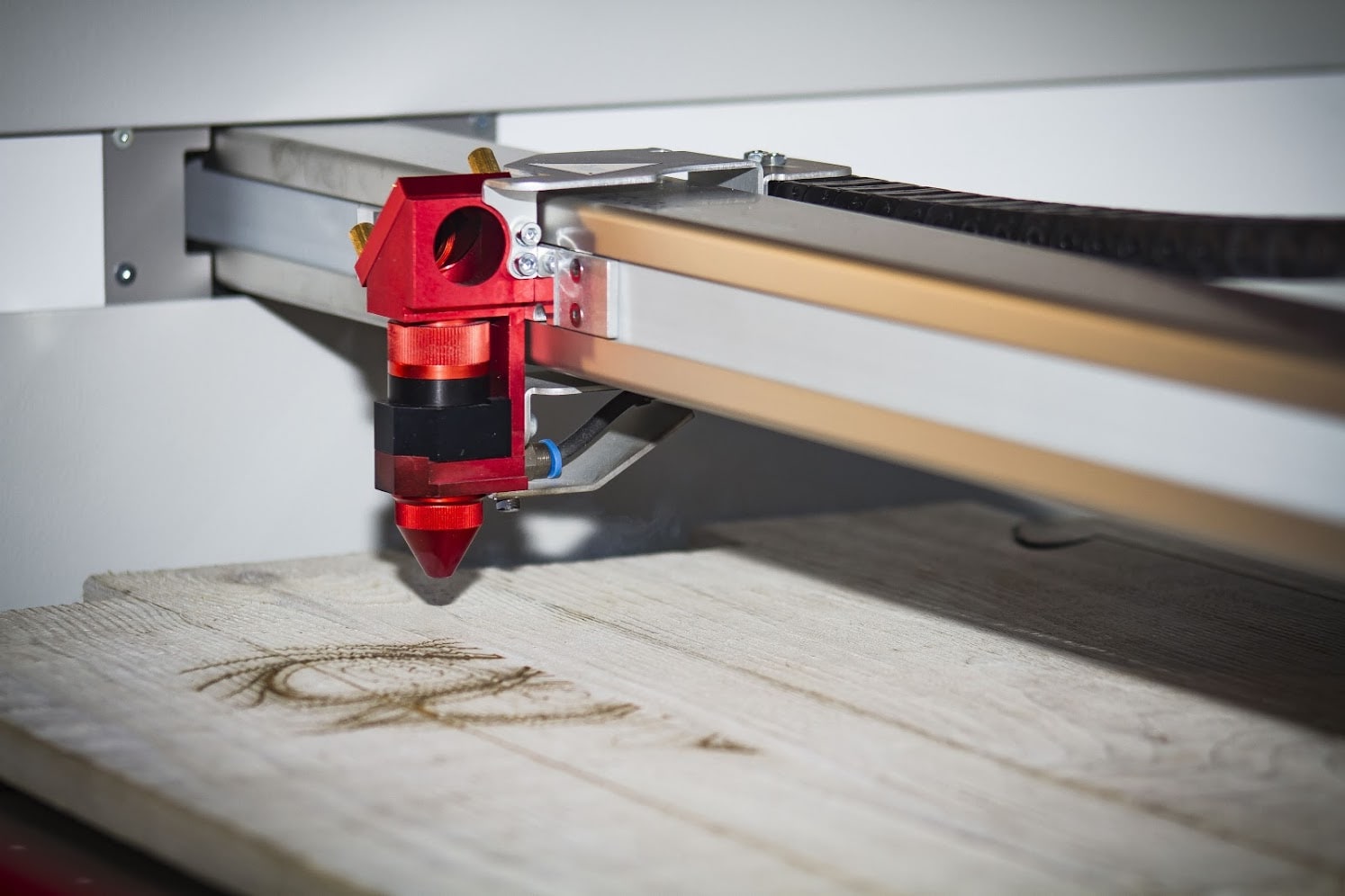 Benefits of Using a Laser Engraver Over a Rotary Machine