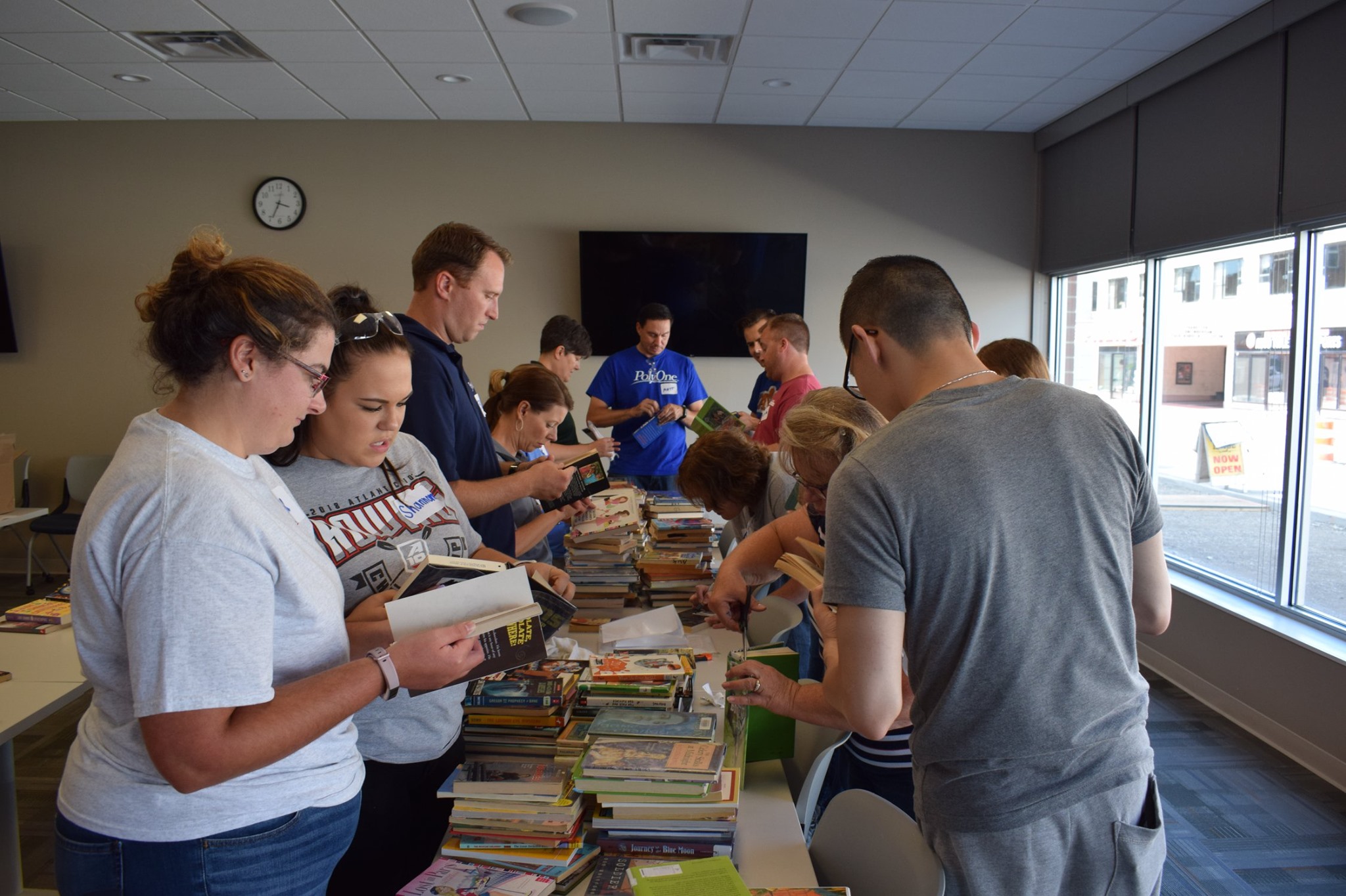 Giving Back: PolyOne Corp. Partners with United Way on Little Library ...