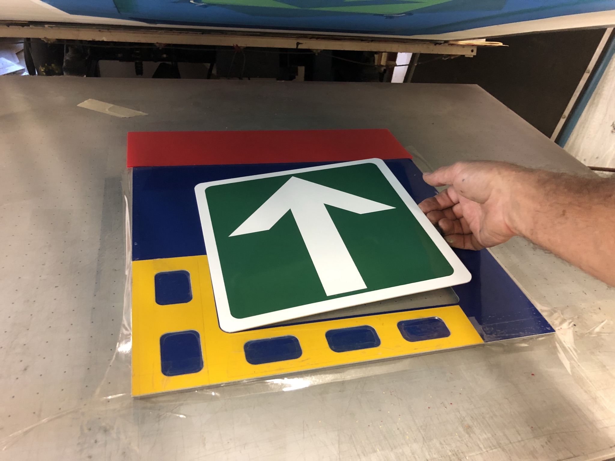 2 Examples of Sign Shop Screen Printing | GRAPHICS PRO